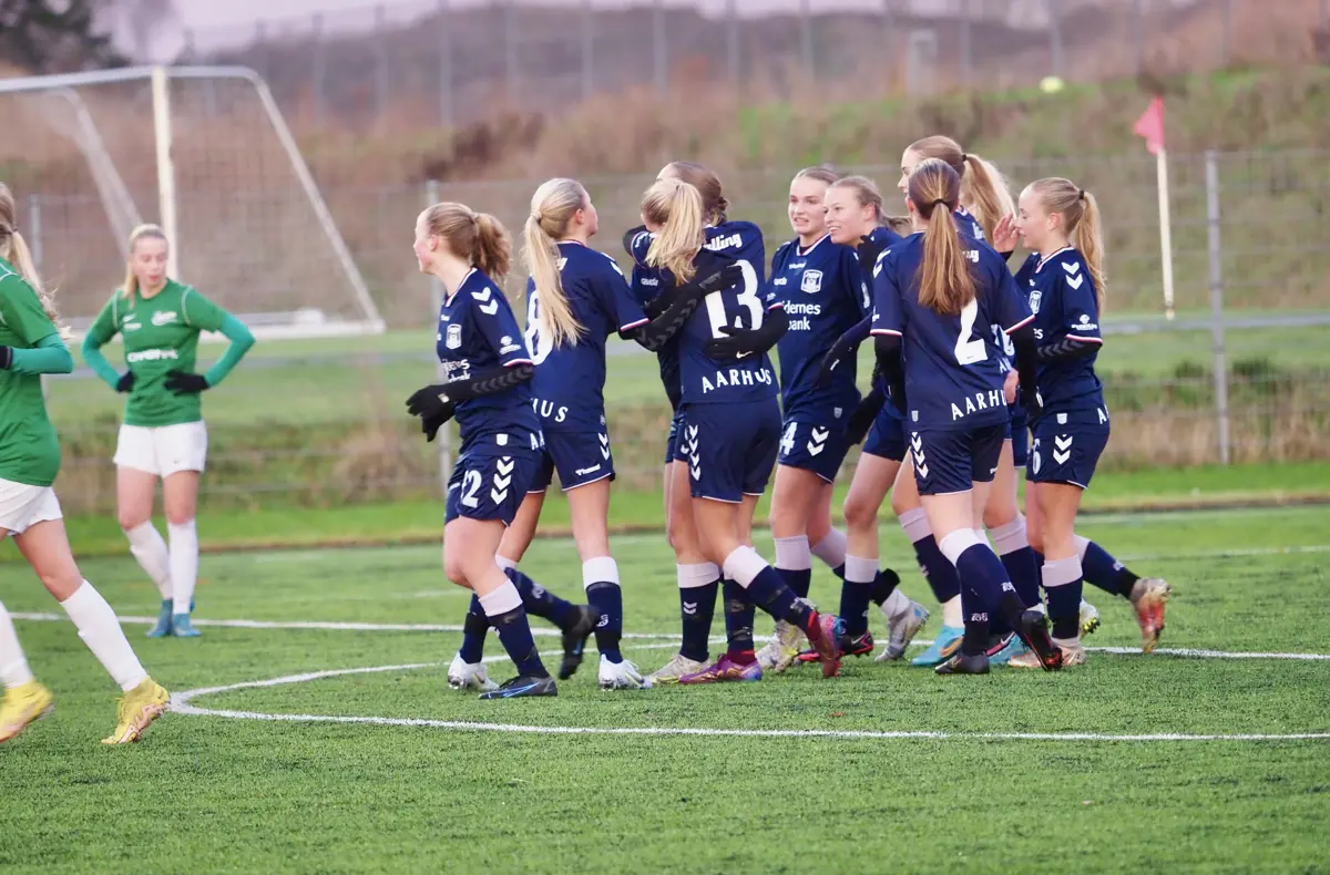 AGF KVINDEFODBOLD: YOUNG GUNS I DOBBELTSEJR OVER FORTUNA