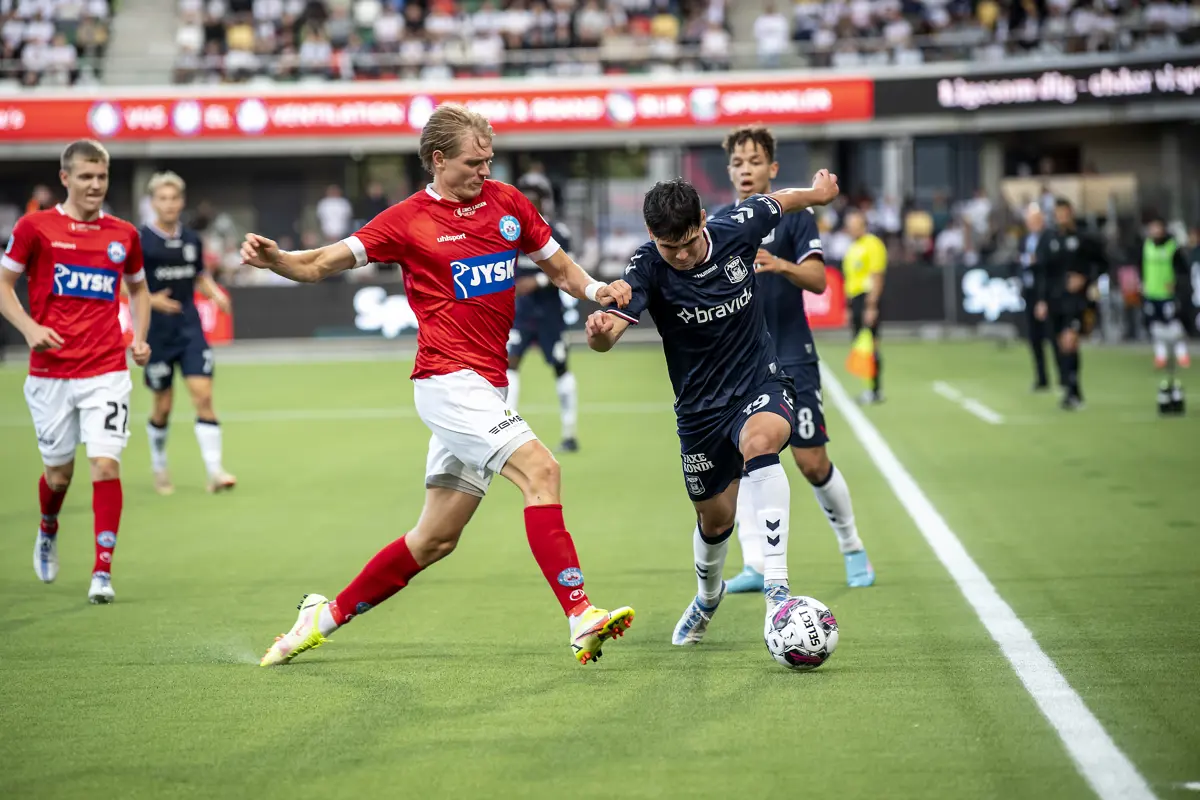 SIDSTE UDEKAMP I GRUNDSPILLET: TI TAL INDEN SØNDAG