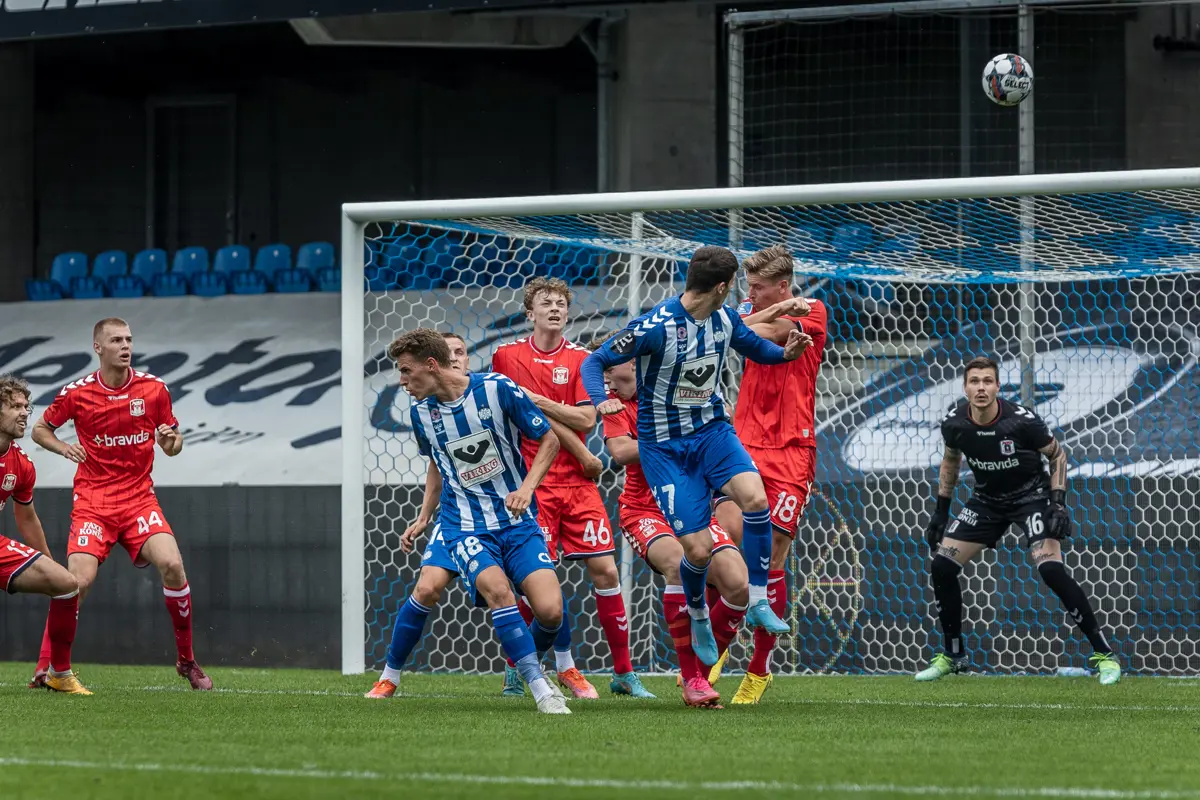 PREMIERE PÅ FUTURE CUP