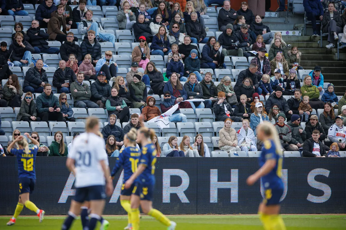 AGF KVINDEFODBOLD JAGTER REVANCHE MOD BRØNDBY IF