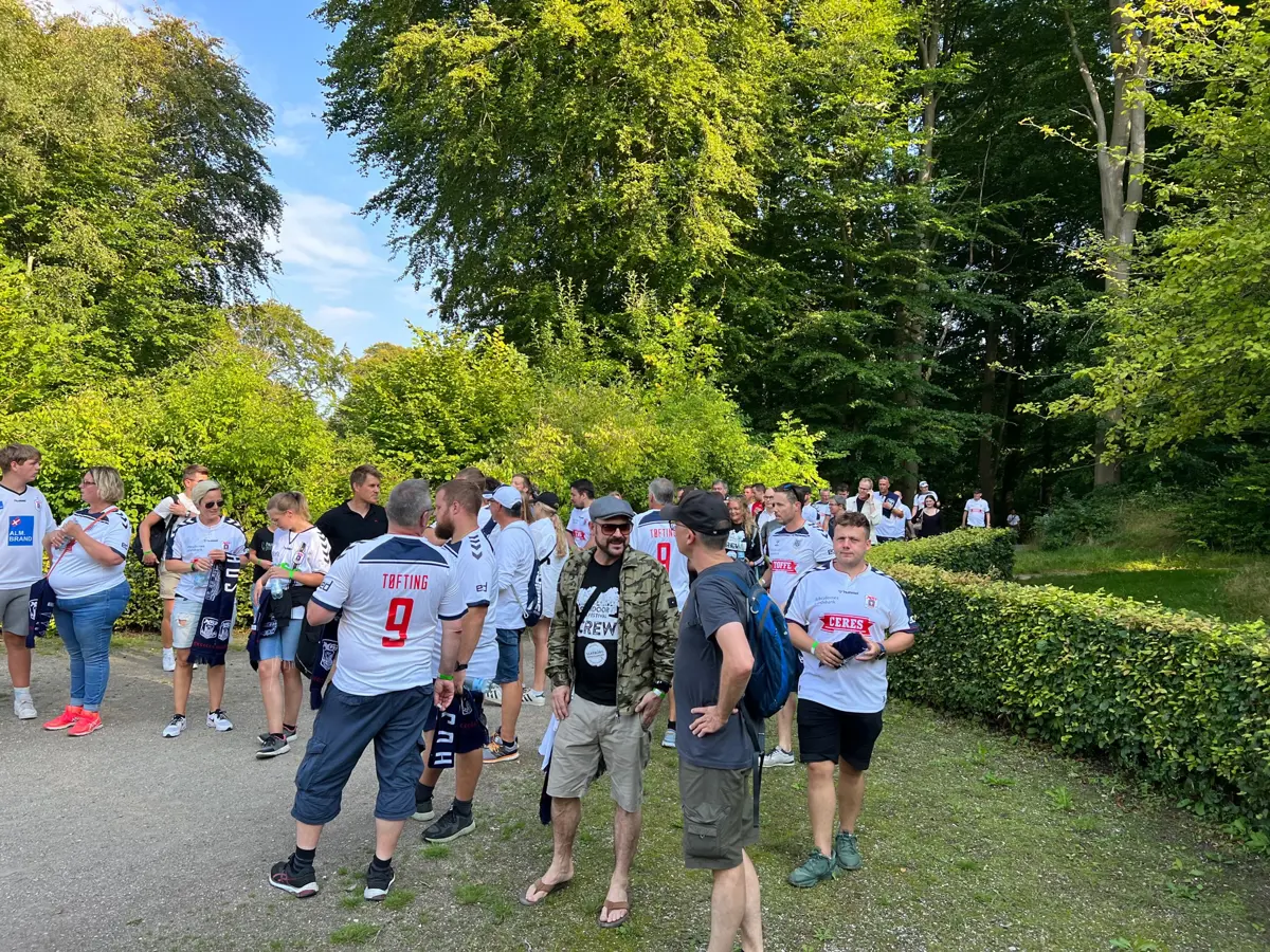 PLANT ET TRÆ MED AGF