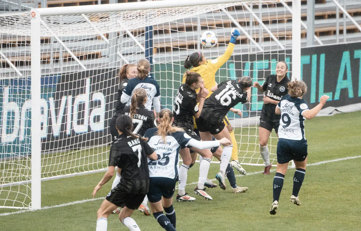 AGF KVINDEFODBOLD: OB MEST EFFEKTIVE I VEJLBY